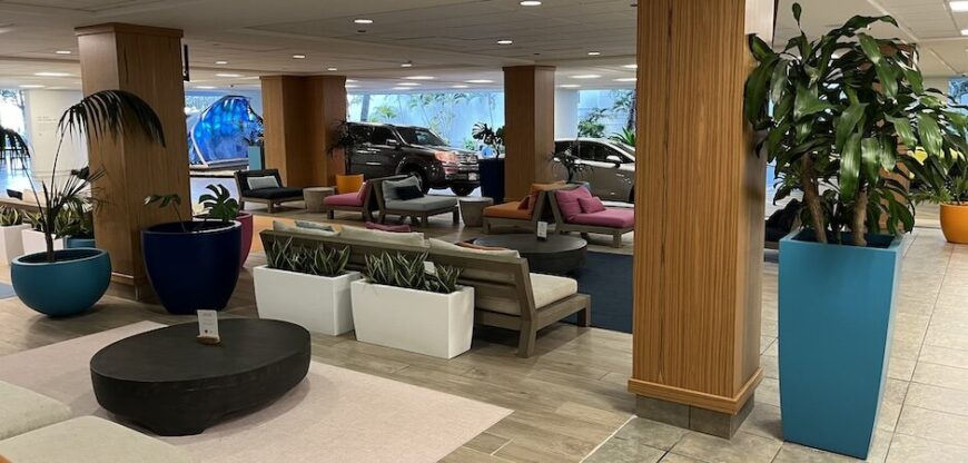 Twin Fin Airport Shuttle Service to-from HNL